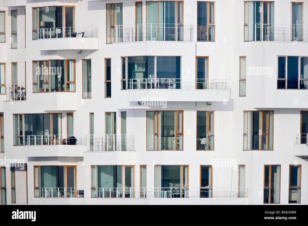 Windows modern flats hi-res stock photography and images - Alamy