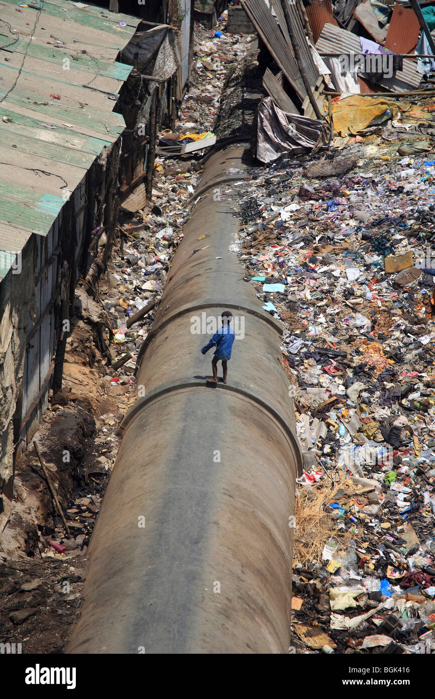 Indian slum water pipe hi-res stock photography and images - Alamy