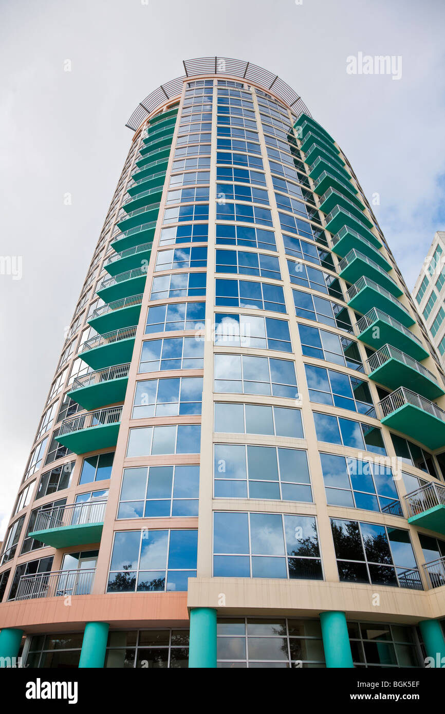 Rounded architecture hi-res stock photography and images - Alamy