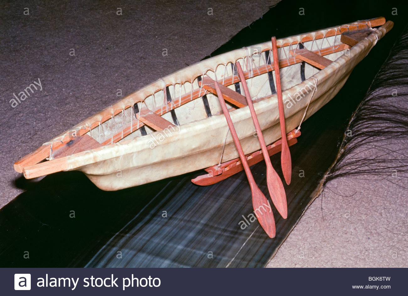Umiak Skin Boat Stock Photos & Umiak Skin Boat Stock Images - Alamy