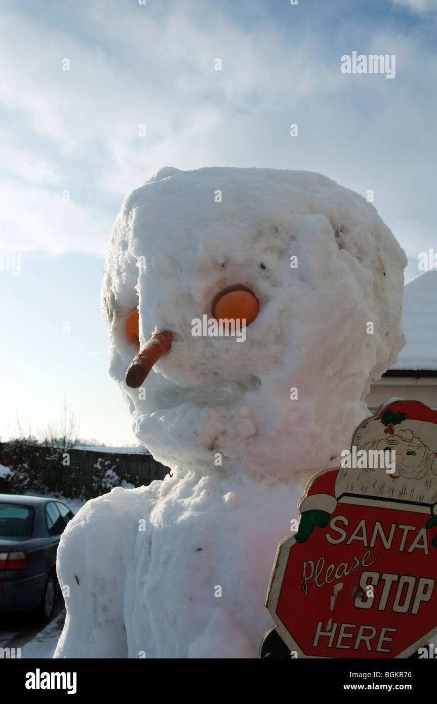 snow man snowman men snowmen big freeze cold weather extreme freezing ...