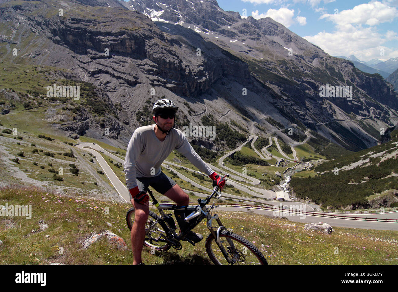 Stelvio pass cycling hi-res stock photography and images - Alamy