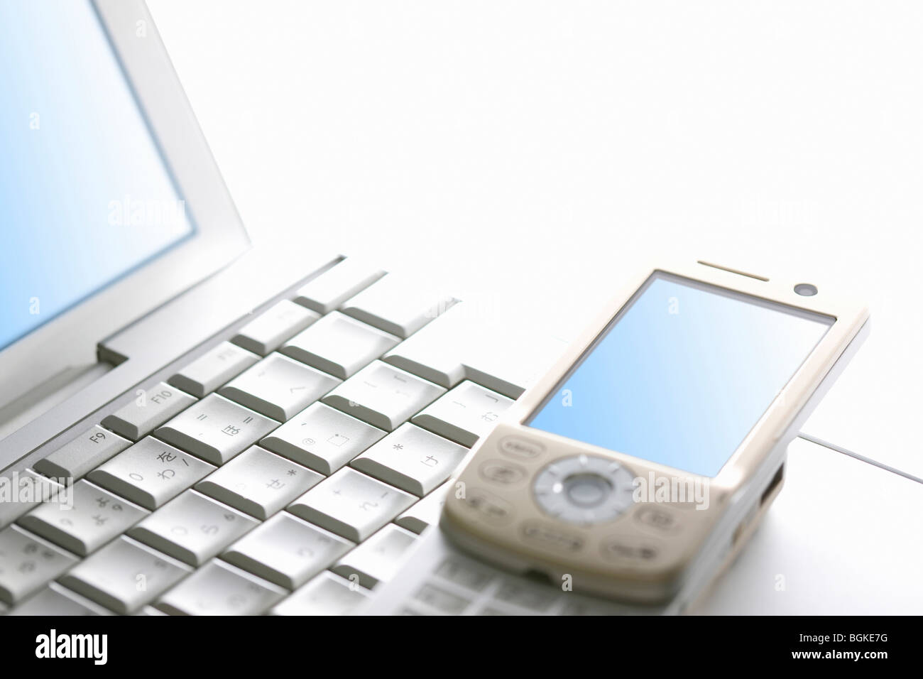 Mobile to pc hi-res stock photography and images - Alamy