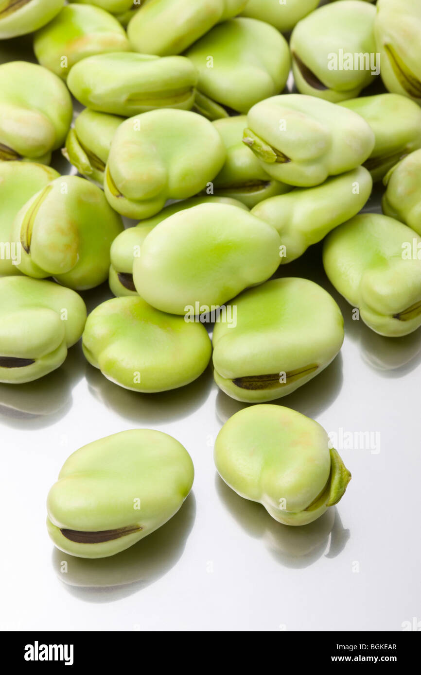 Broad beans hi-res stock photography and images - Alamy