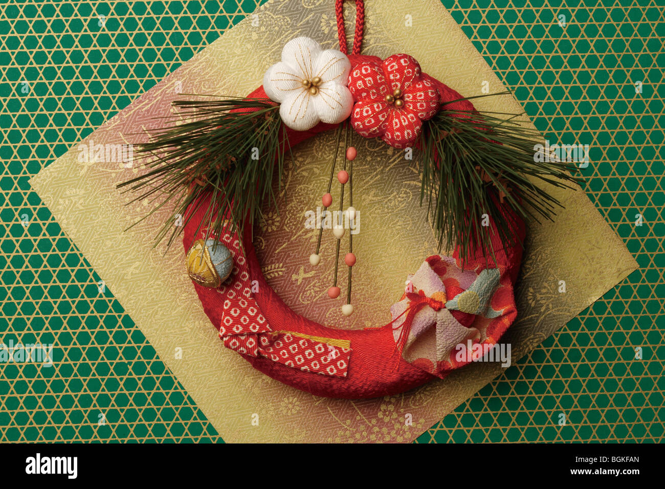 Japanese new years wreath hi-res stock photography and images - Alamy