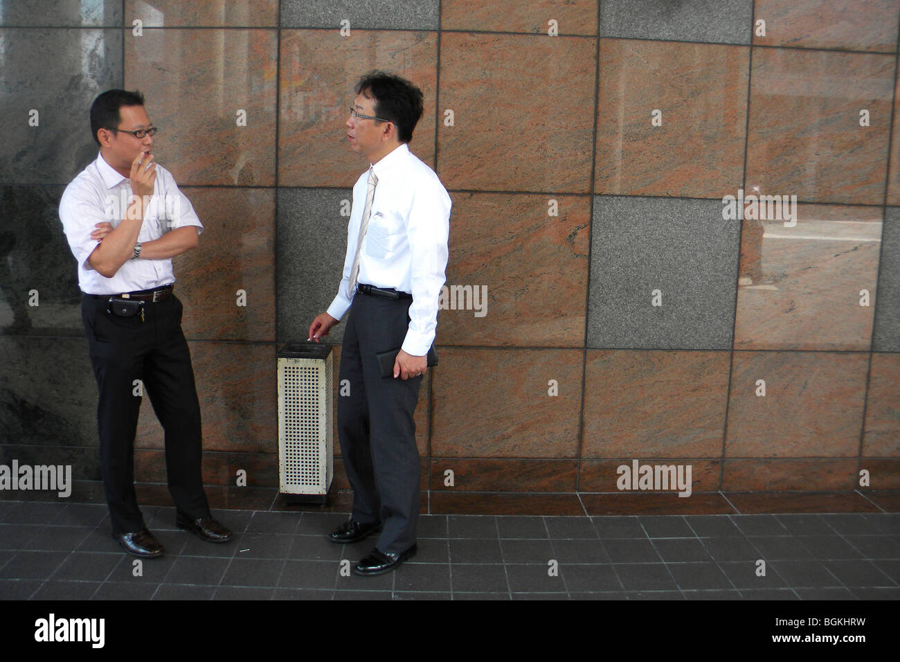 Smoking area osaka japan hi-res stock photography and images - Alamy