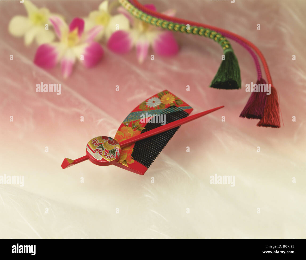 Japanese comb hi-res stock photography and images - Alamy