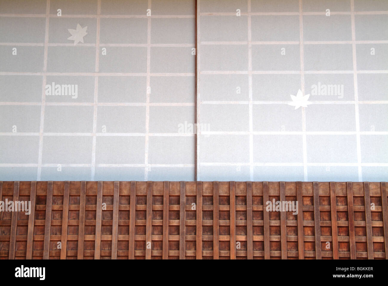 Sliding paper door hi-res stock photography and images - Alamy