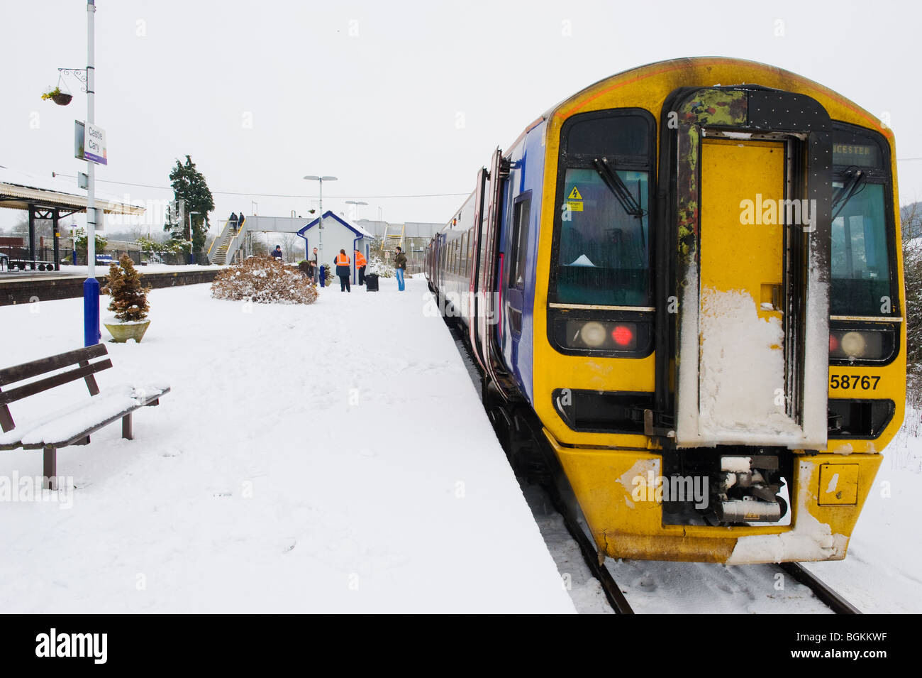 Local train at Castle Cary Railway Station, Somerset, England during ...