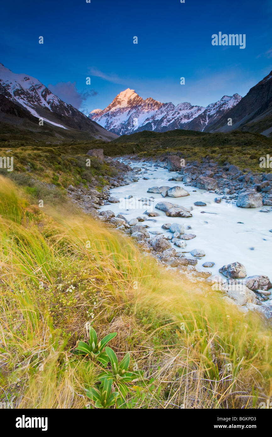 Mount cook new zealand hi-res stock photography and images - Alamy