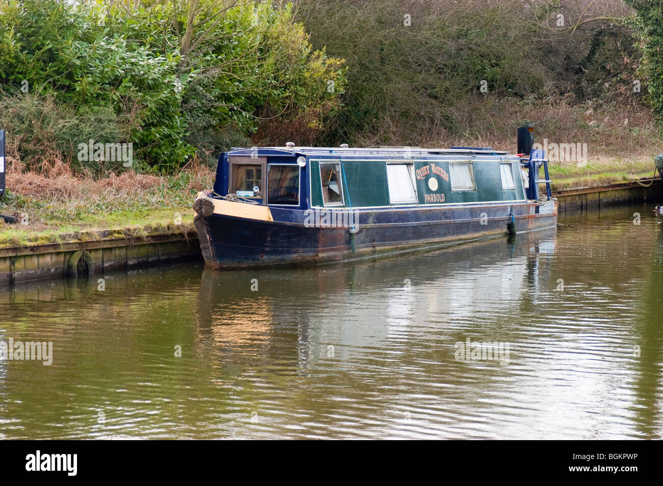 Longboat moored on the Leeds-Liverpool Canal at Parbold, Wigan Stock ...