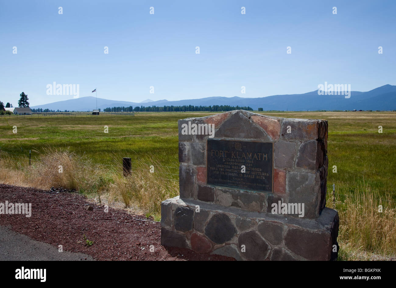 Fort Klamath soldiers on horseback where four Modoc Indian leaders ...