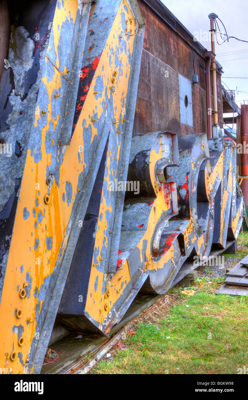 Neon letter e hi-res stock photography and images - Alamy