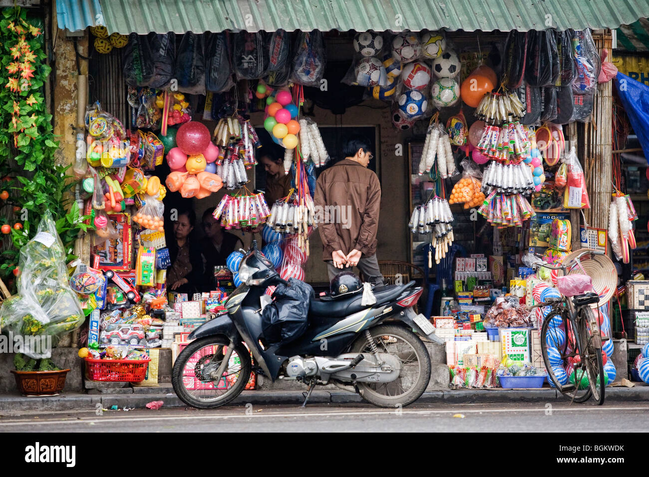 A shop in Hanoi, Vietnam Stock Photo - Alamy