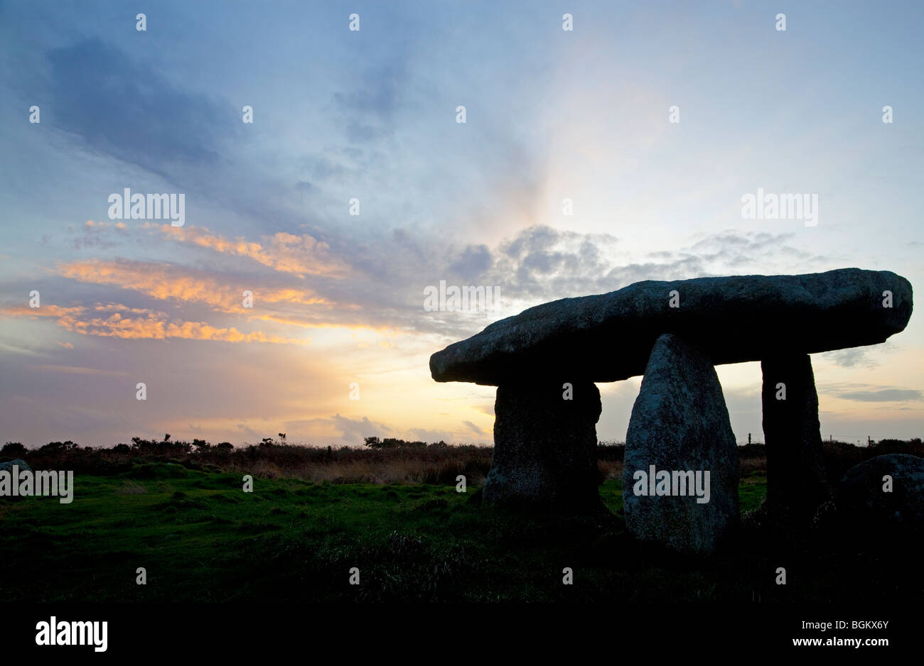 Lanyon quoit dolmen hi-res stock photography and images - Alamy
