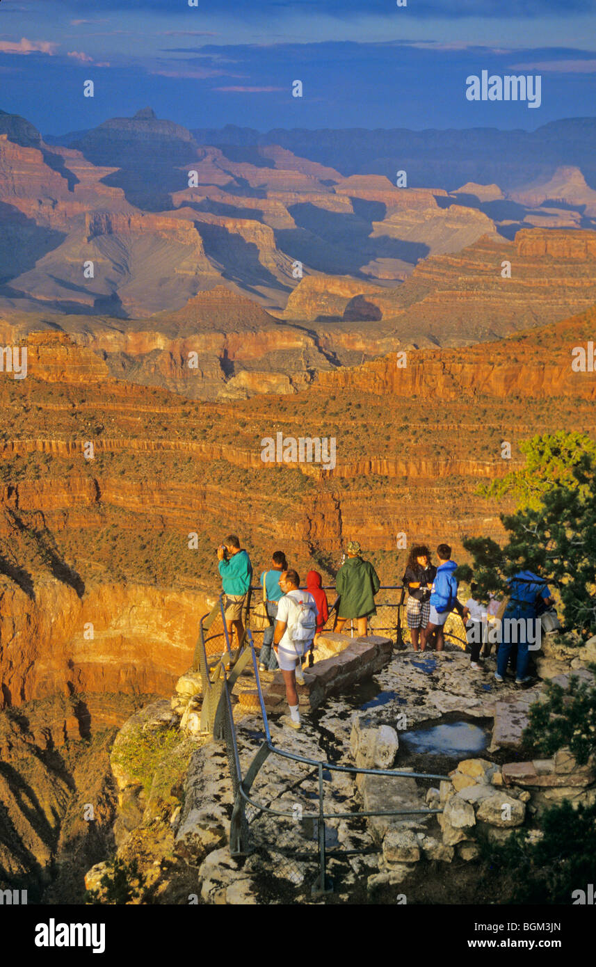 Visitors viewing Grand Canyon From Yavapai Point on the South Rim at ...