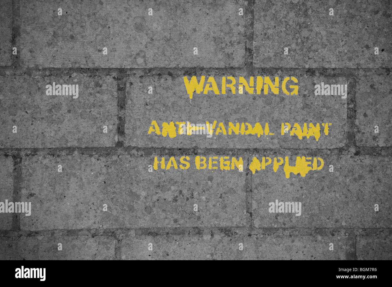 Graffiti warning sign hi-res stock photography and images - Alamy