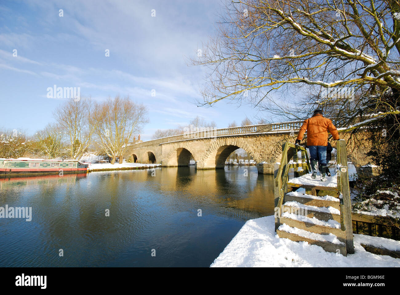 Thames path national trail witney hi-res stock photography and images ...