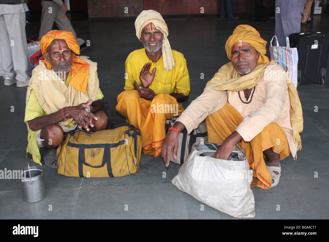Holy men india hi-res stock photography and images - Alamy