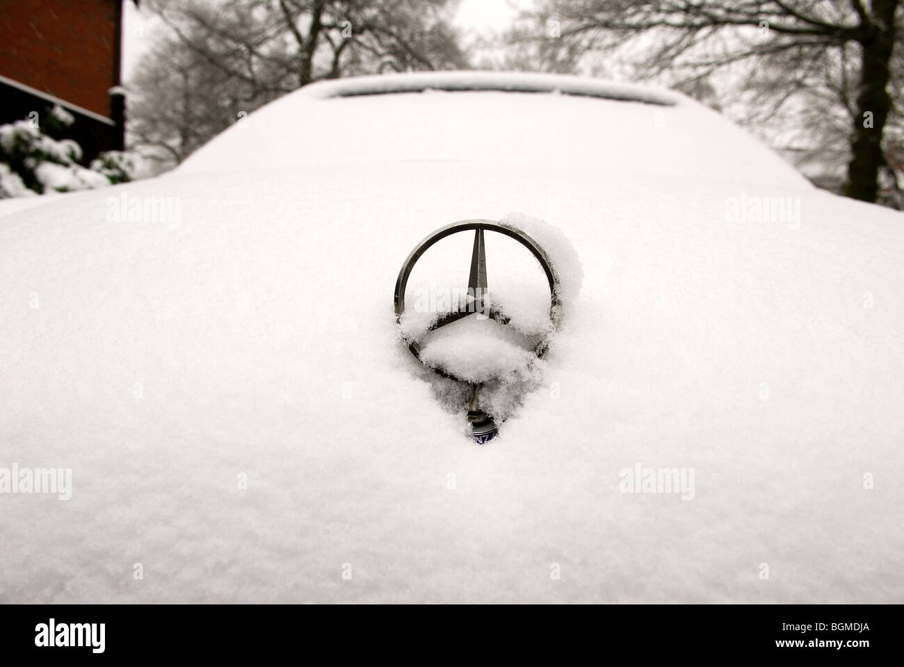 Mercedes benz snow hi-res stock photography and images - Alamy