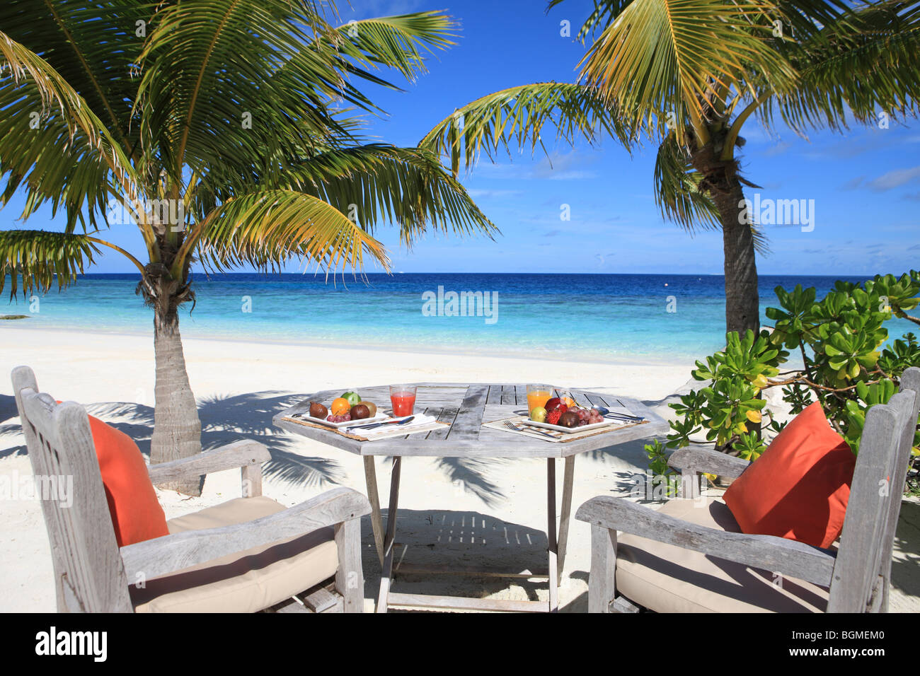 Lunch in the beach, Maldive Islands Stock Photo - Alamy