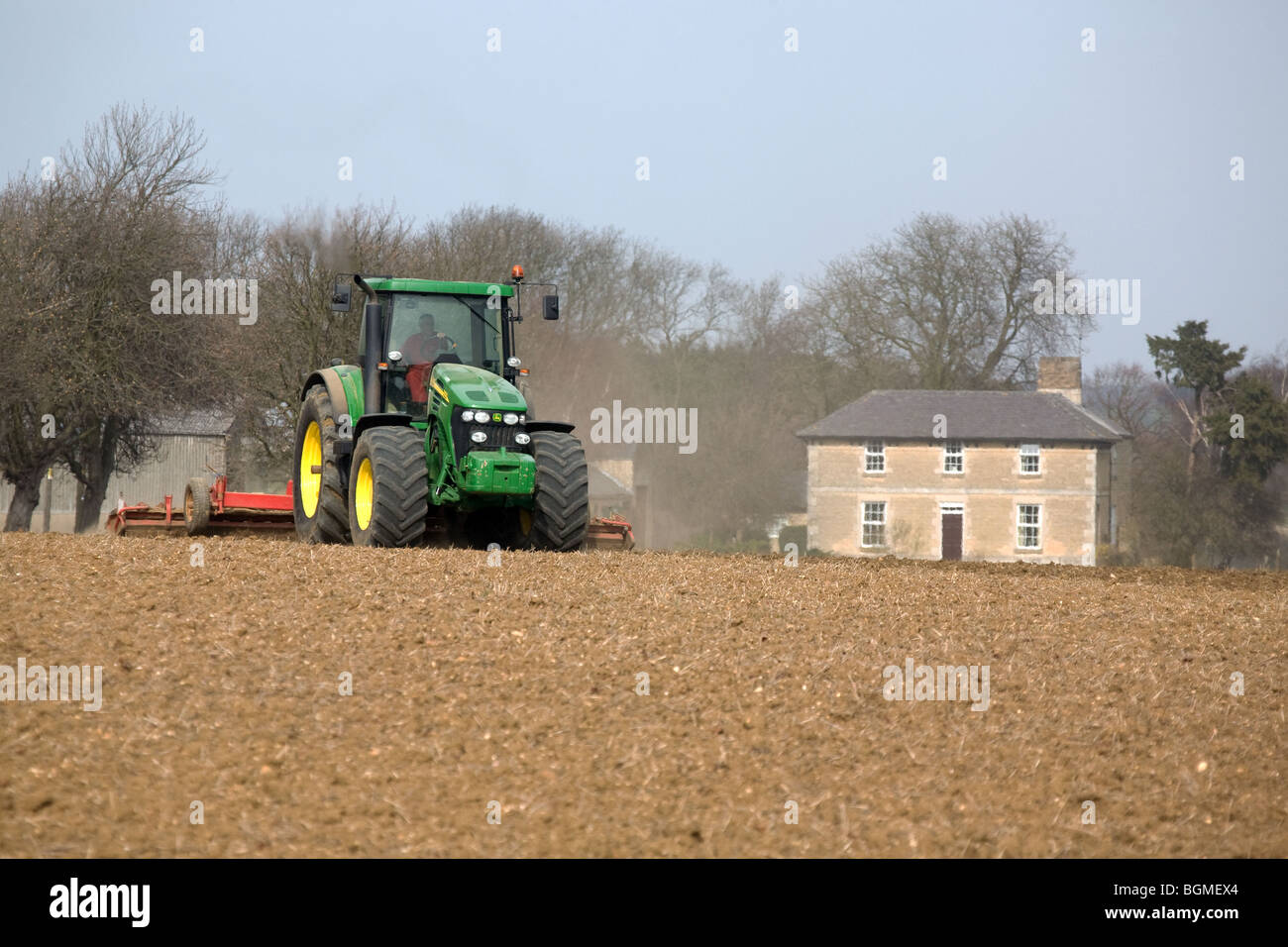 Farmhouse landscape hi-res stock photography and images - Alamy
