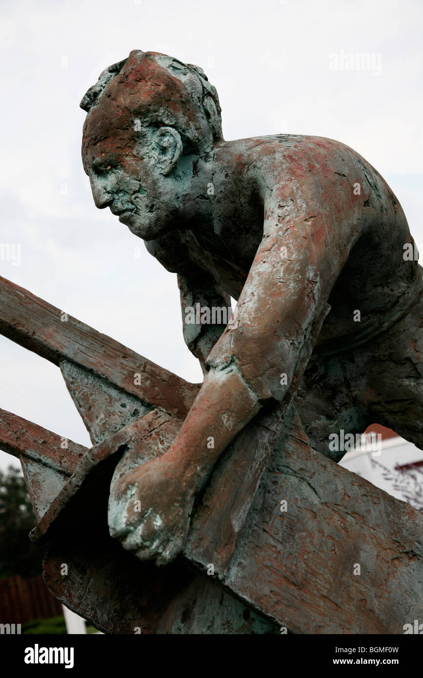 Statue of diker hi-res stock photography and images - Alamy