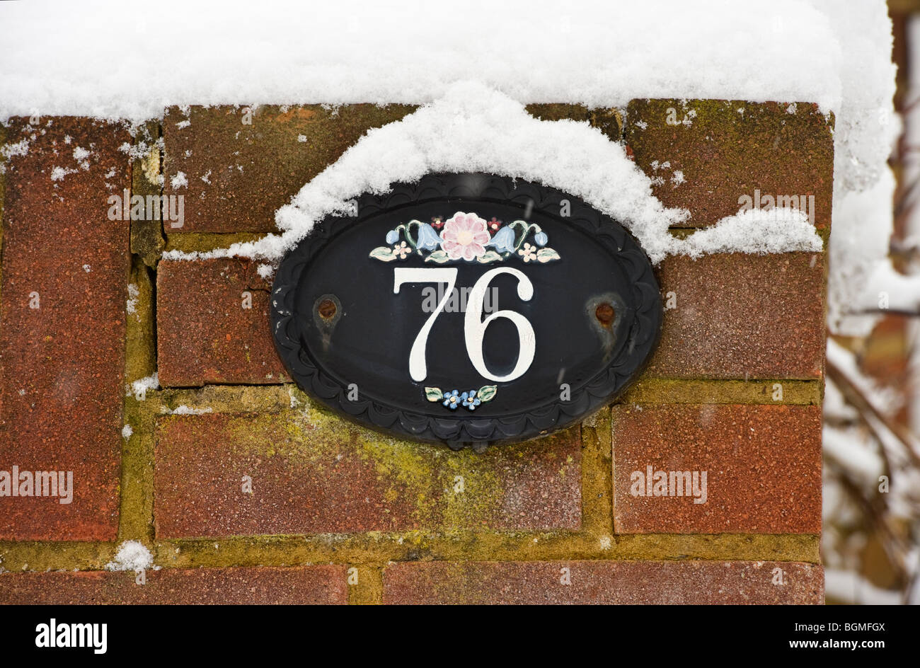 House number 76 sign hi-res stock photography and images - Alamy