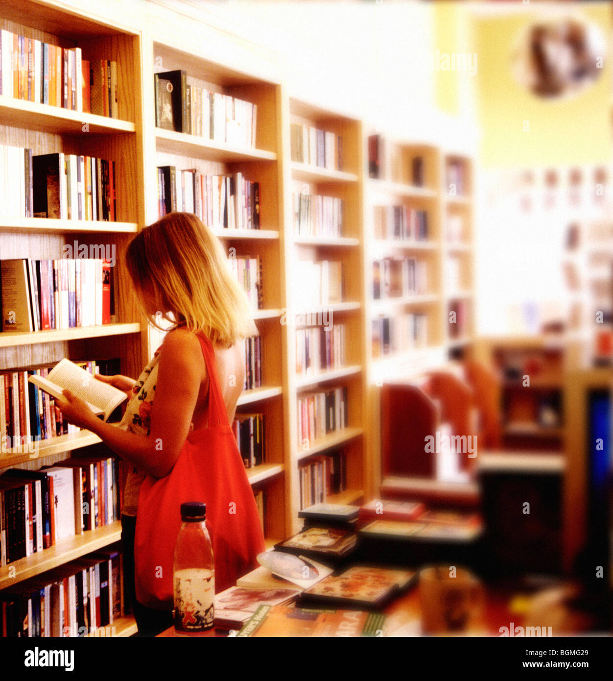 Student reading book Stock Photo - Alamy