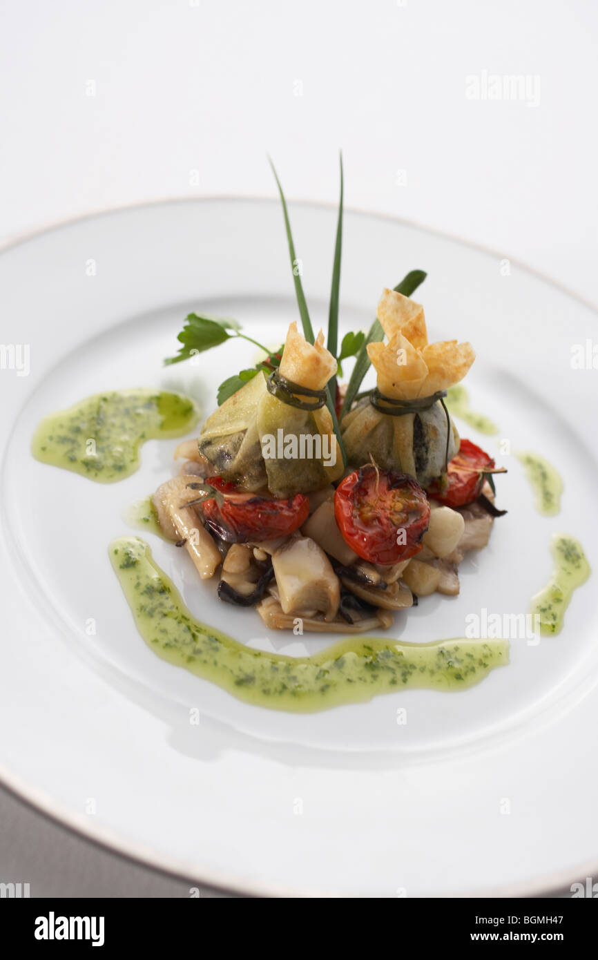 Sauteed escargot with mushrooms hi-res stock photography and images - Alamy