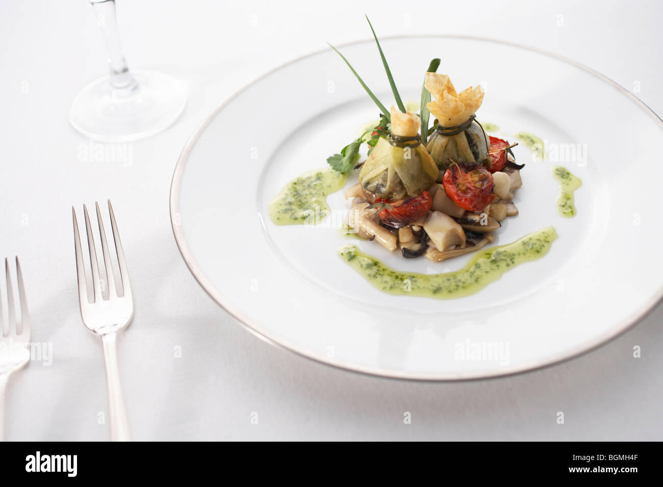 Sauteed escargot with mushrooms hi-res stock photography and images - Alamy