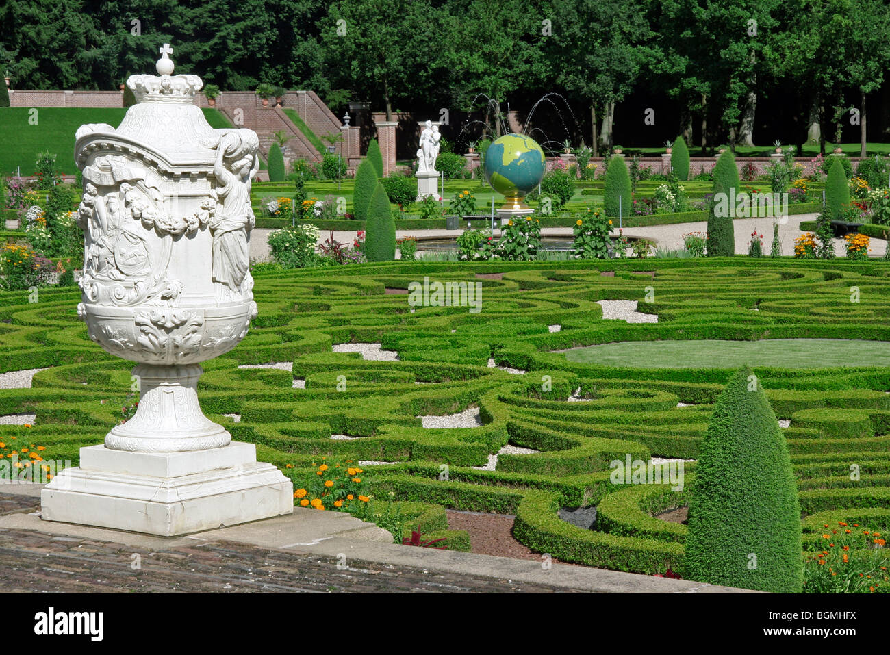 Palace Loo garden, Apeldoorn, the Netherlands Stock Photo - Alamy
