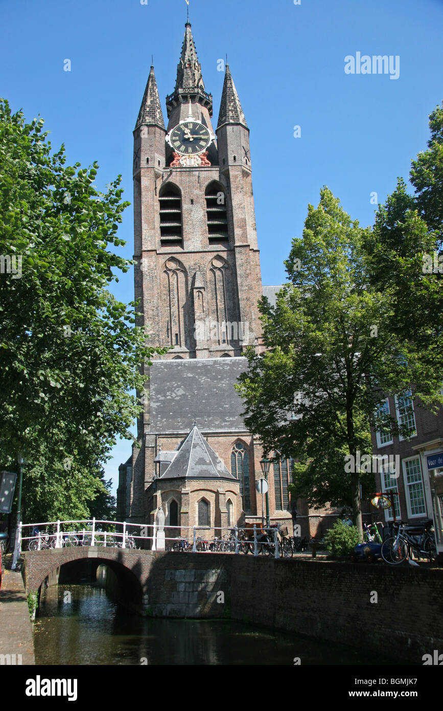 Tilted tower of the Old Church, Delft, the Netherlands Stock Photo - Alamy