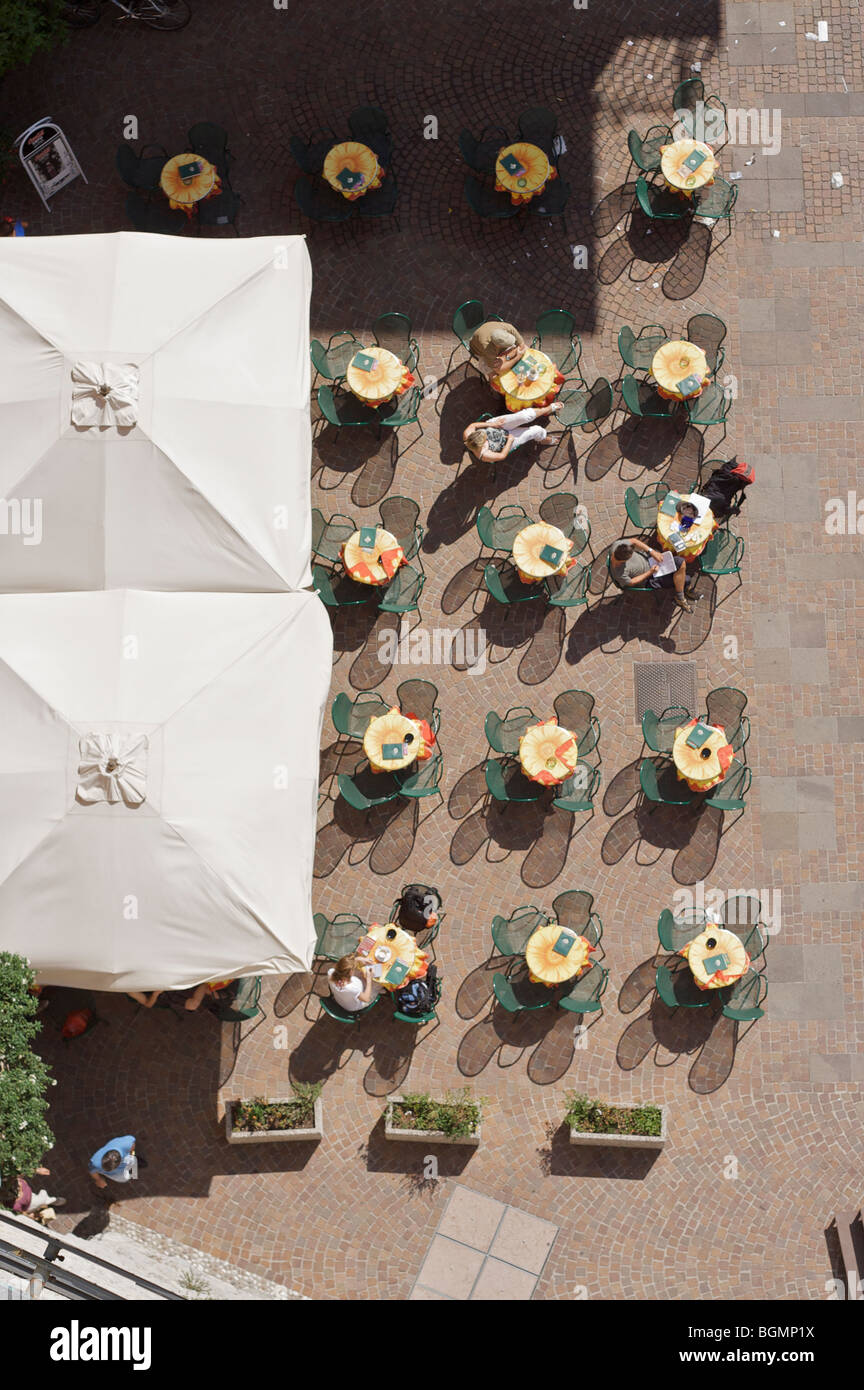 Catena square hi-res stock photography and images - Alamy