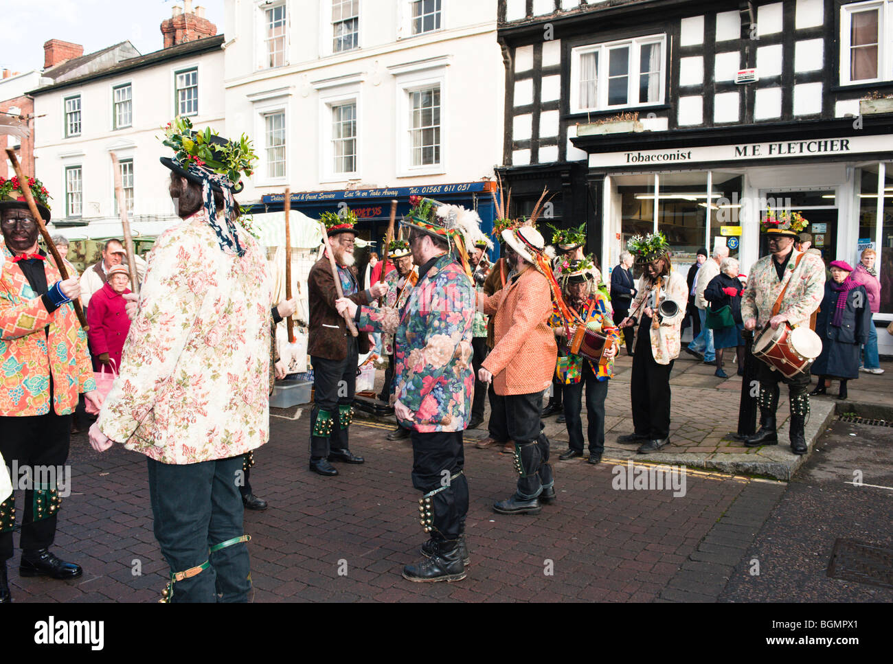 Street performers at the Leominster Victorian Market Stock Photo - Alamy