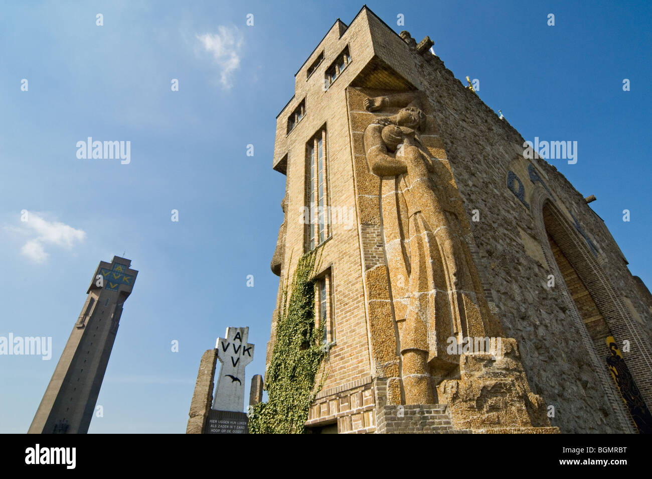 First World War One Gate of Peace and the IJzertoren / Yser Tower, WW1 ...