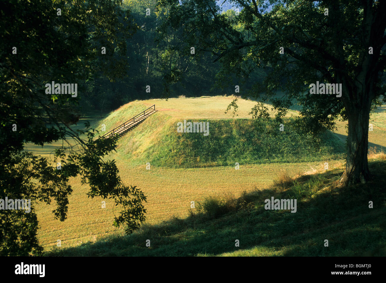 Mound B is the second largest mound and measures 23 feet high at the ...