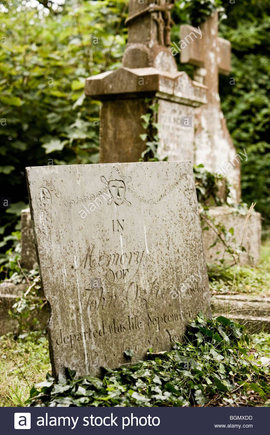 Grave Gravestone Skull High Resolution Stock Photography and Images - Alamy
