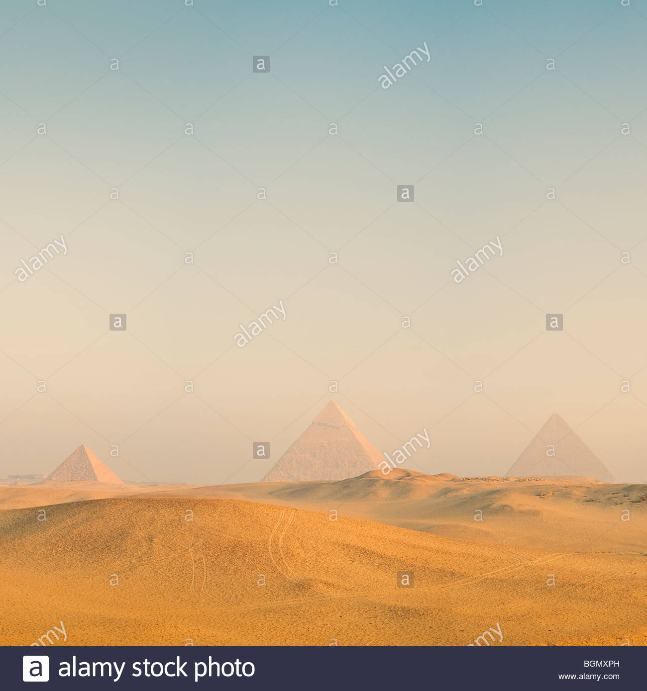 Egyptian Pyramids Stock Photos & Egyptian Pyramids Stock Images - Alamy