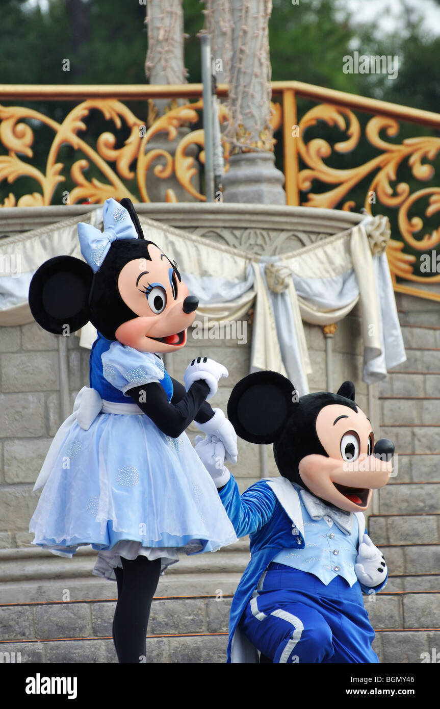 Walt disney and minnie mouse hi-res stock photography and images - Alamy