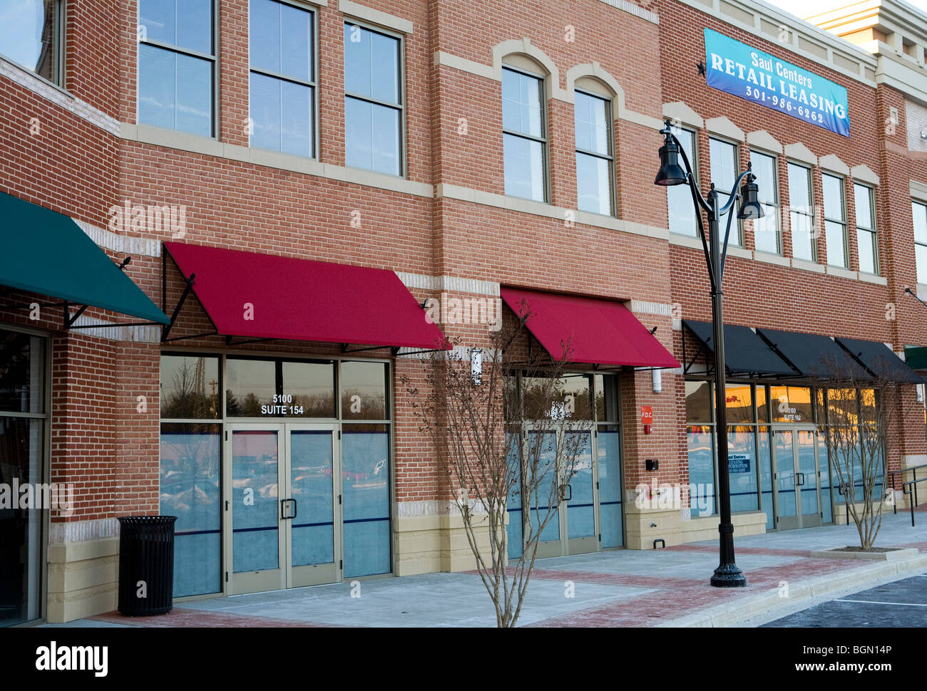 A vacant retail location Stock Photo - Alamy