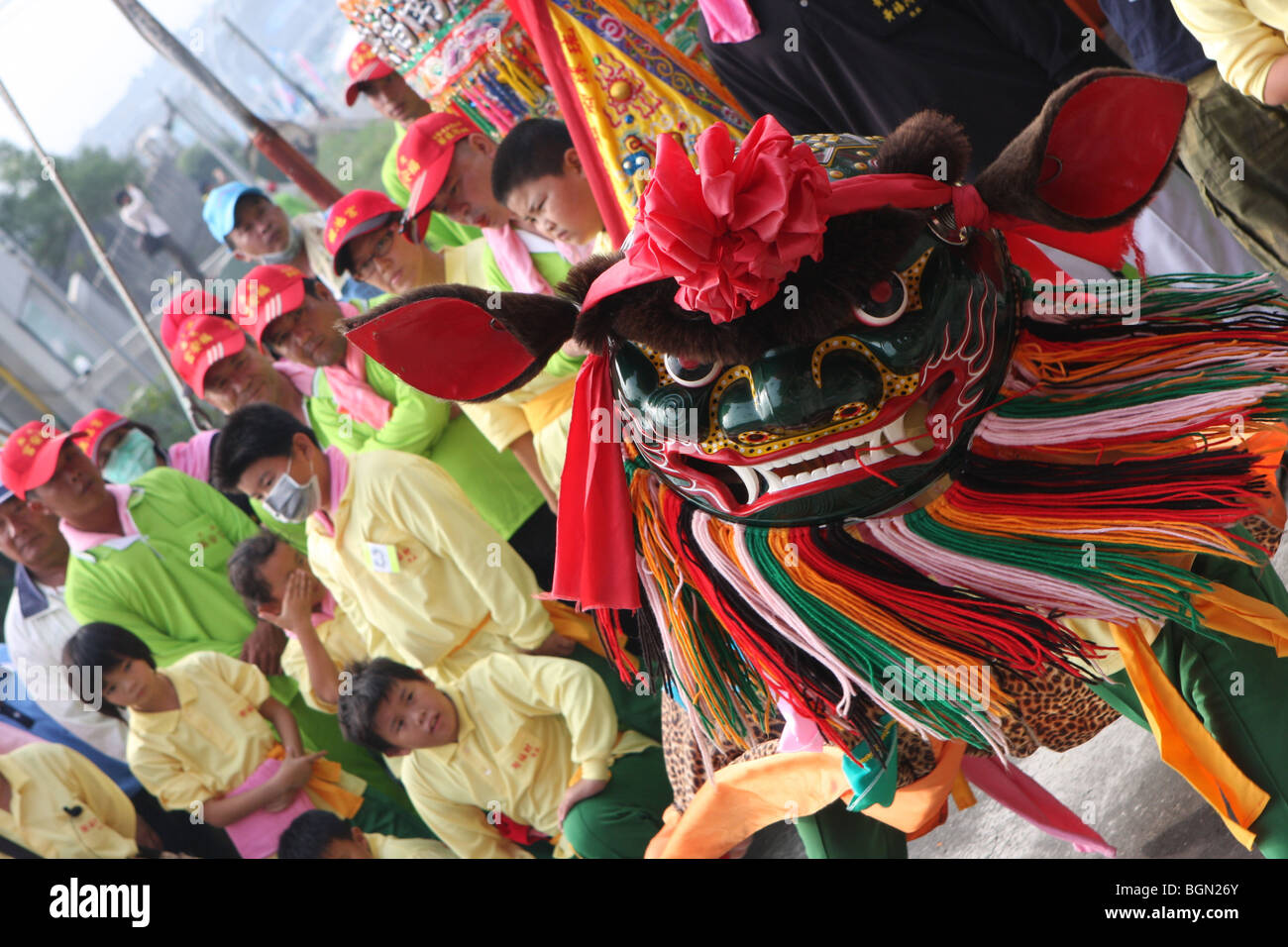 the traditional lion dance Stock Photo - Alamy