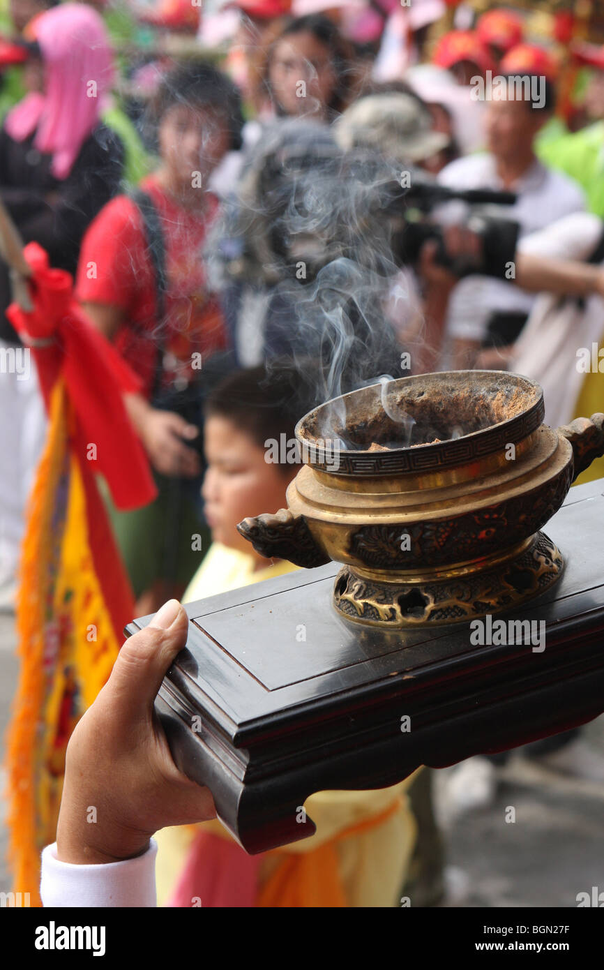 Incense smoke taiwan hi-res stock photography and images - Alamy
