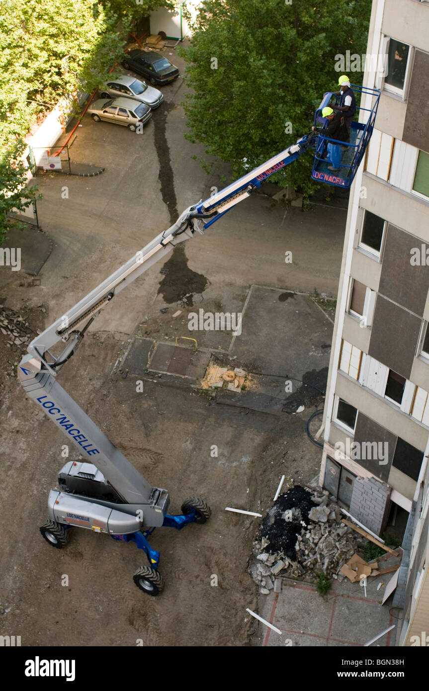 Mobile hydraulic platform Stock Photo - Alamy
