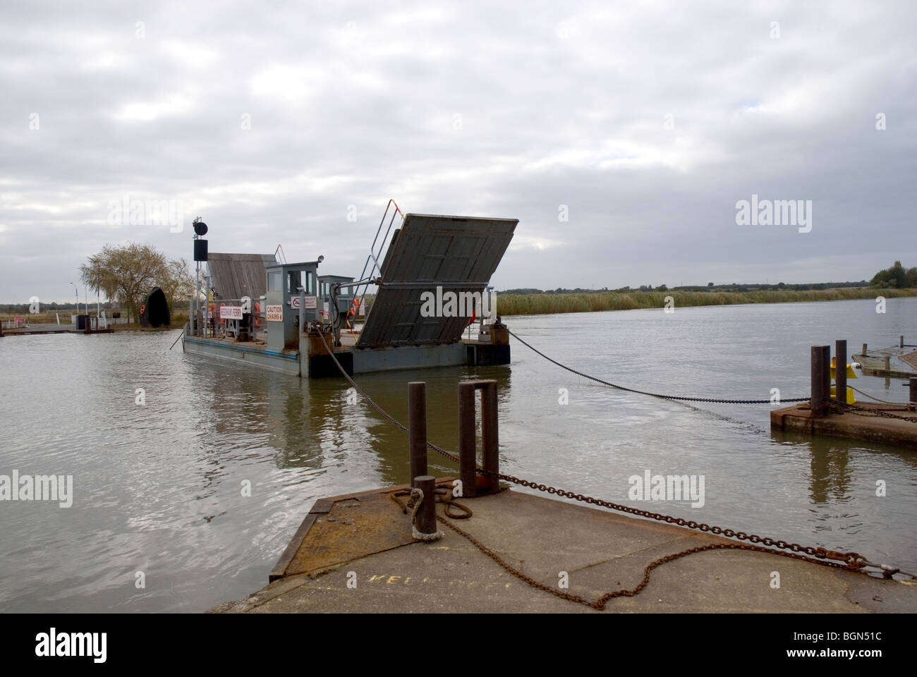 Reedham chain ferry hi-res stock photography and images - Alamy