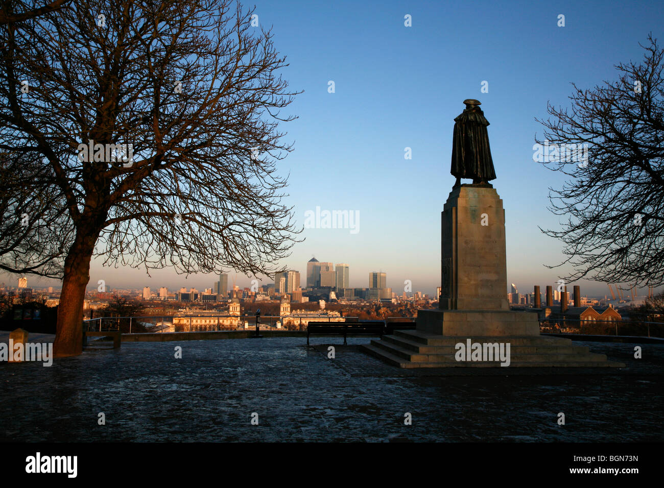 View past General Wolfe statue in Greenwich Park to Canary Wharf ...