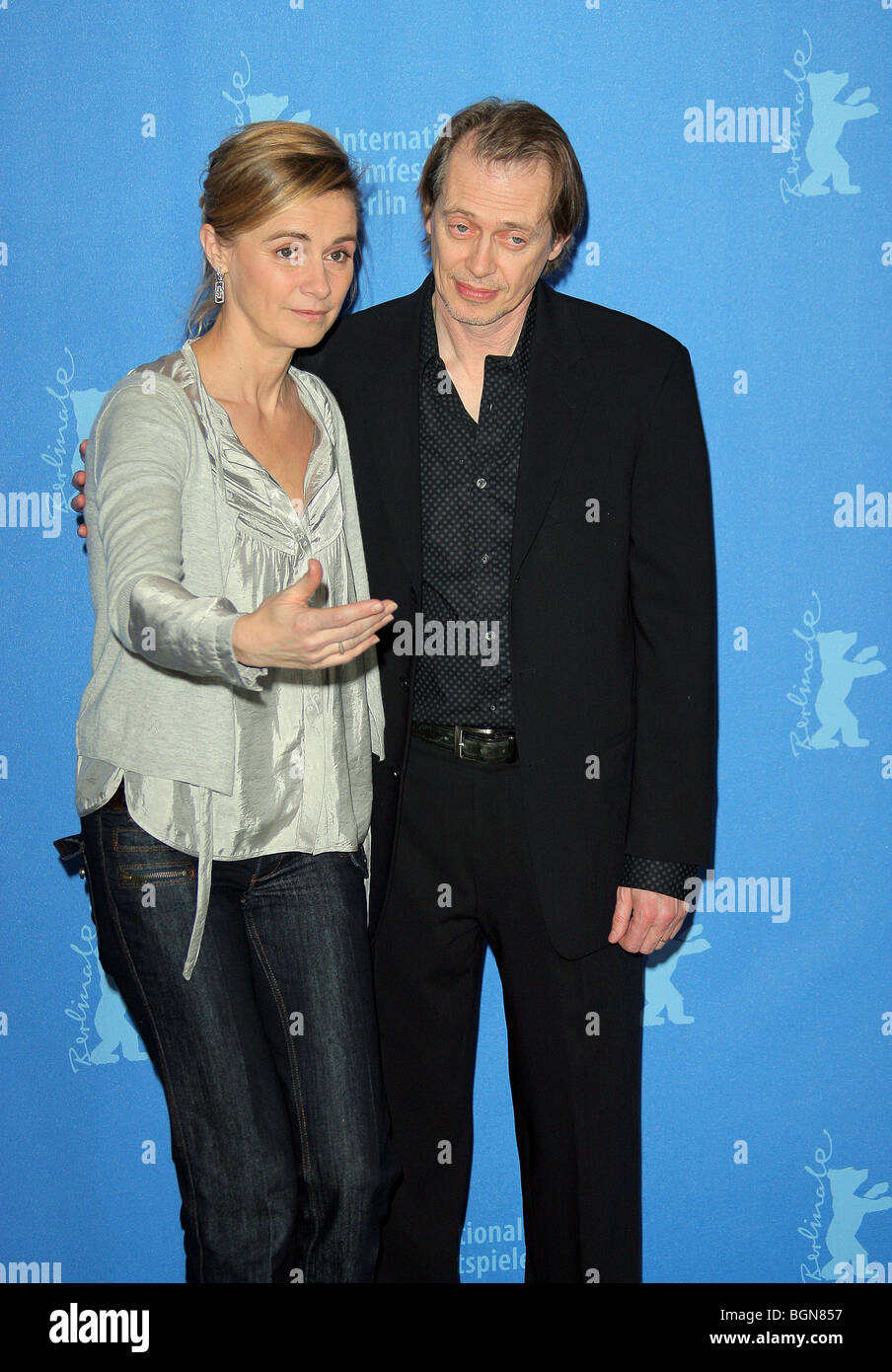 ANNE CONSIGNY & STEVE BUSCEMI JOHN RABE PHOTOCALL. BERLIN FILM FESTIVAL ...