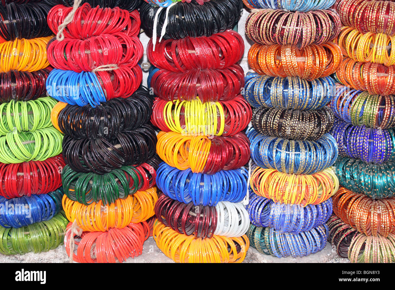 Bangles market india hi-res stock photography and images - Alamy