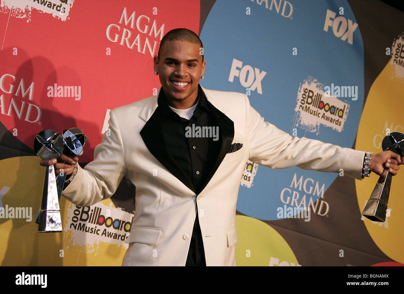 CHRIS BROWN 2006 BILLBOARD MUSIC AWARDS PRESSROOM MGM GRAND LAS VEGAS ...