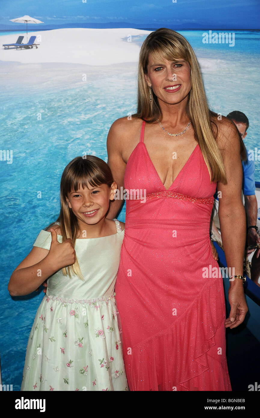 Bindi irwin terri irwin gday hi-res stock photography and images - Alamy